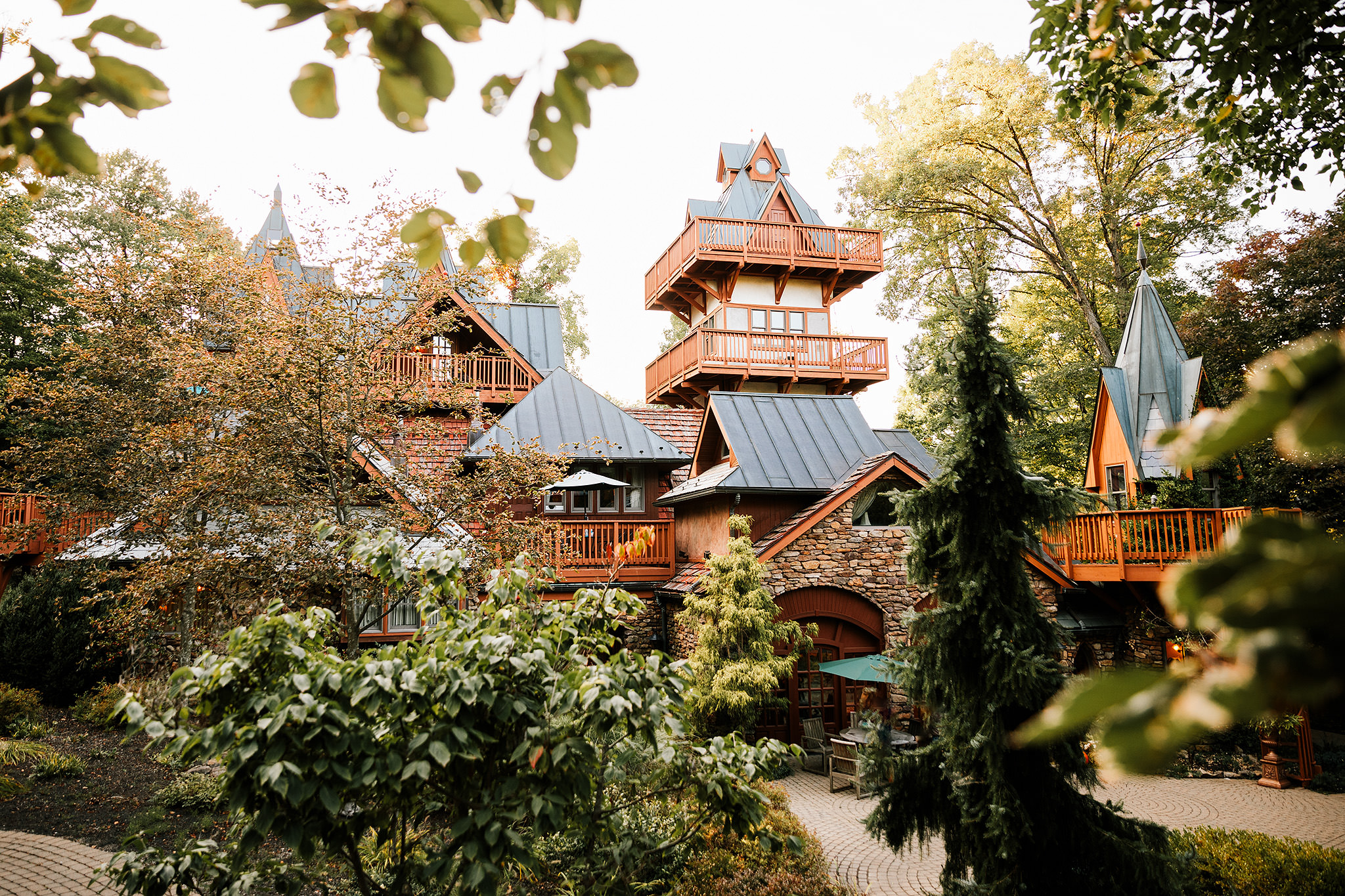 Tours | Landoll's Mohican Castle